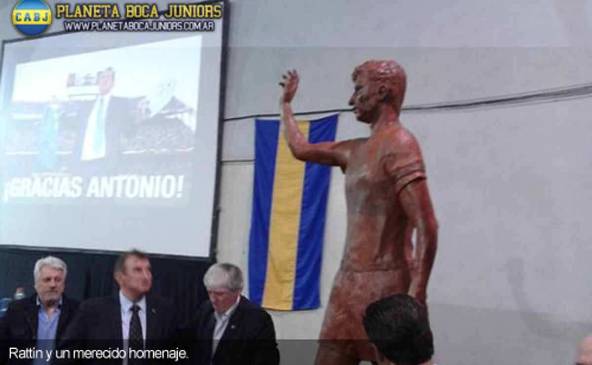 Se presentó la estatua de Rattín - Planeta Boca Juniors