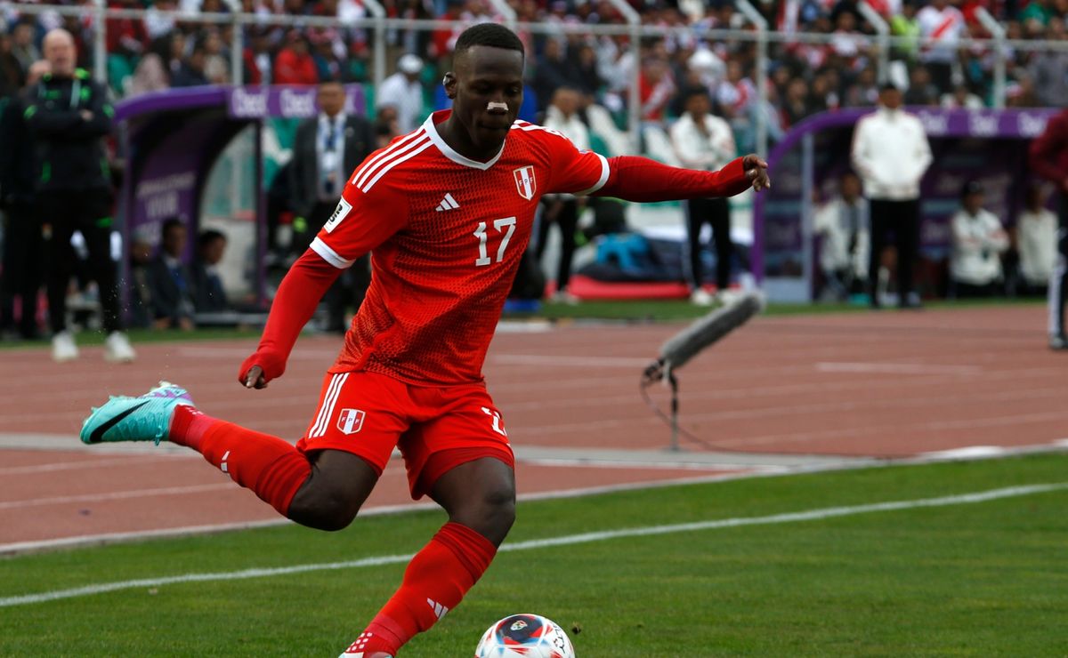 Noticia inesperada: ¿Advíncula vuelve y juega en Copa Argentina?