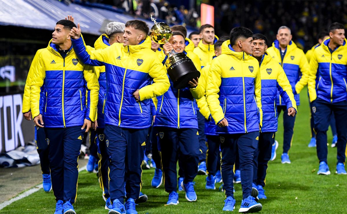 Mateo Mendia, jugador de las inferiores, firmó su primer contrato en Boca