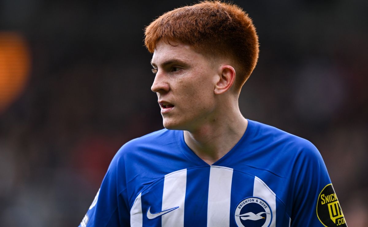 El DT de Brighton hizo un anuncio que beneficia a Valentín Barco